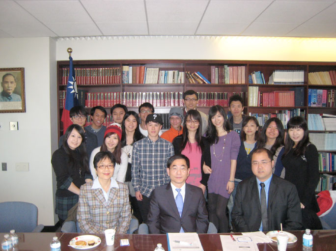 The Cultural Division in Chicago holds OPT/H1-... - Taipei Economic and ...