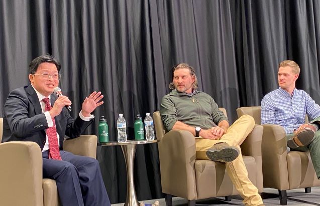 Director General Bill Huang shared experience ... - Taipei Economic and ...