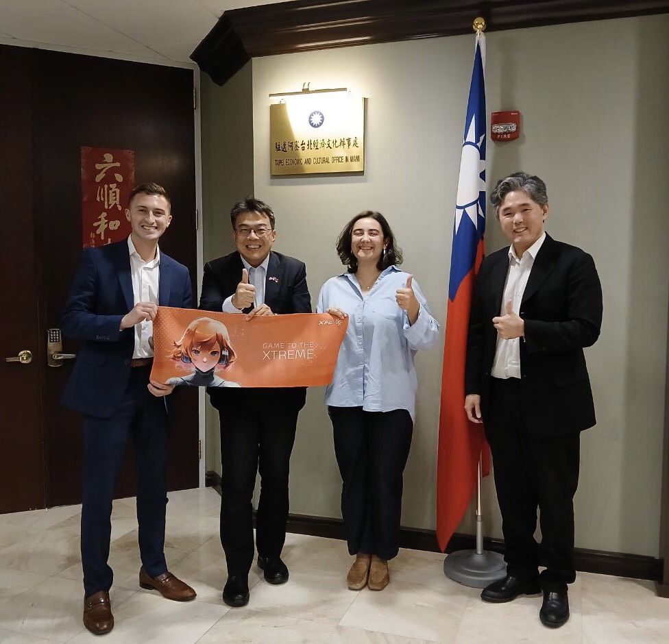 周處長會晤來訪的佛州經濟發展機構 SelectFlorida 國際事務部主任 Justin Quiles 與官員 Julia Maselli