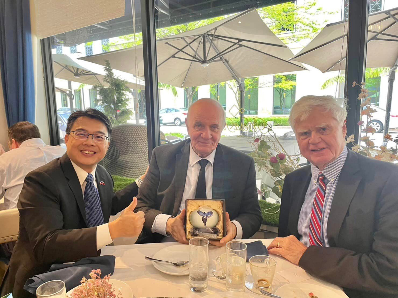 （From left to right）Director General Chou, Mr. Nabil Achkar, the ...