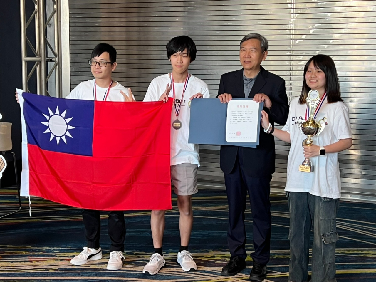 Taiwan students won a silver medal in the＂2024 WORLD ROBOT OLYMPIAD USA＂