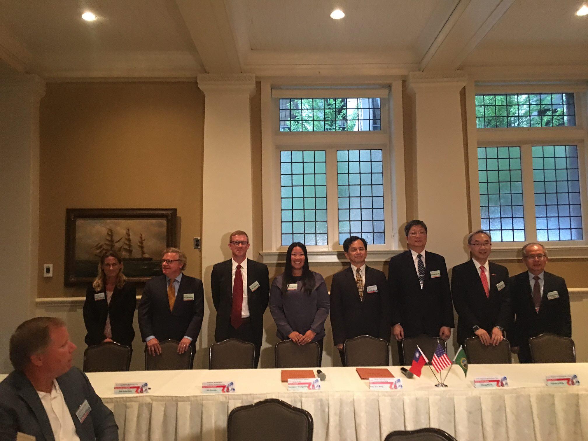 駐西雅圖辦事處姚金祥處長與經濟部工業局副局長游振偉8月28日假西雅圖The Rainier ... - 駐西雅圖台北經濟文化辦事處 ...