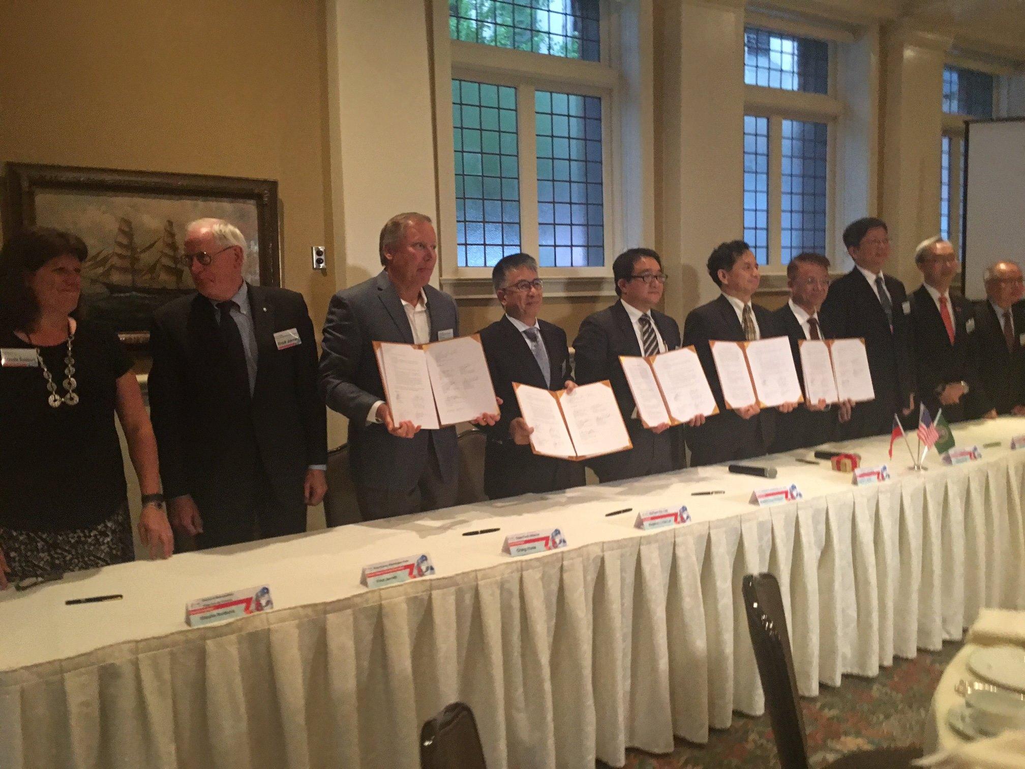 駐西雅圖辦事處姚金祥處長與經濟部工業局副局長游振偉8月28日假西雅圖The Rainier ... - 駐西雅圖台北經濟文化辦事處 ...