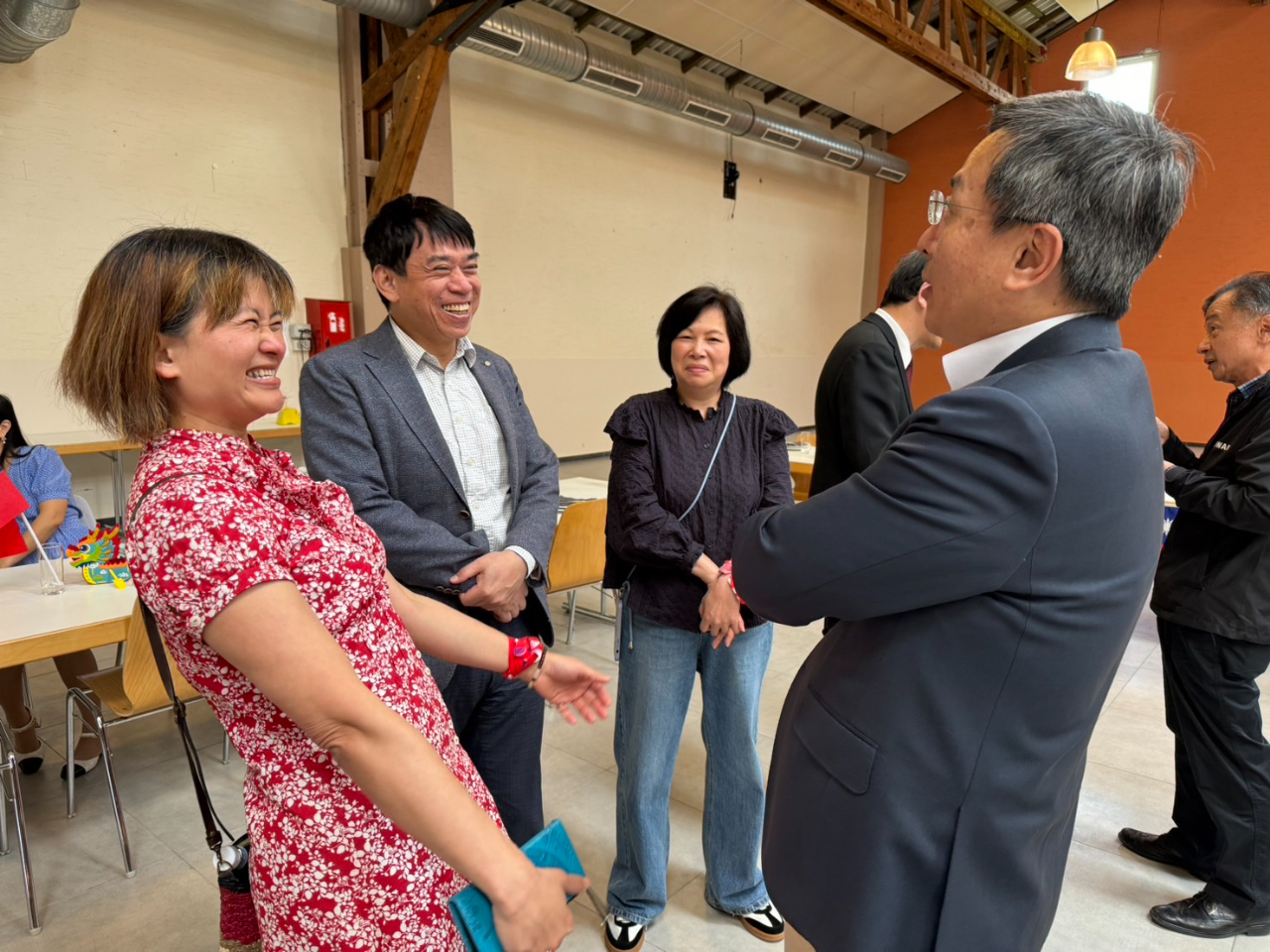 In addition to the Taiwanese living in Luxembourg, their foreign ...