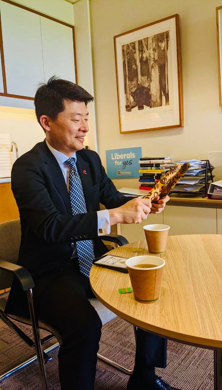 photo_5094103626107956143_y