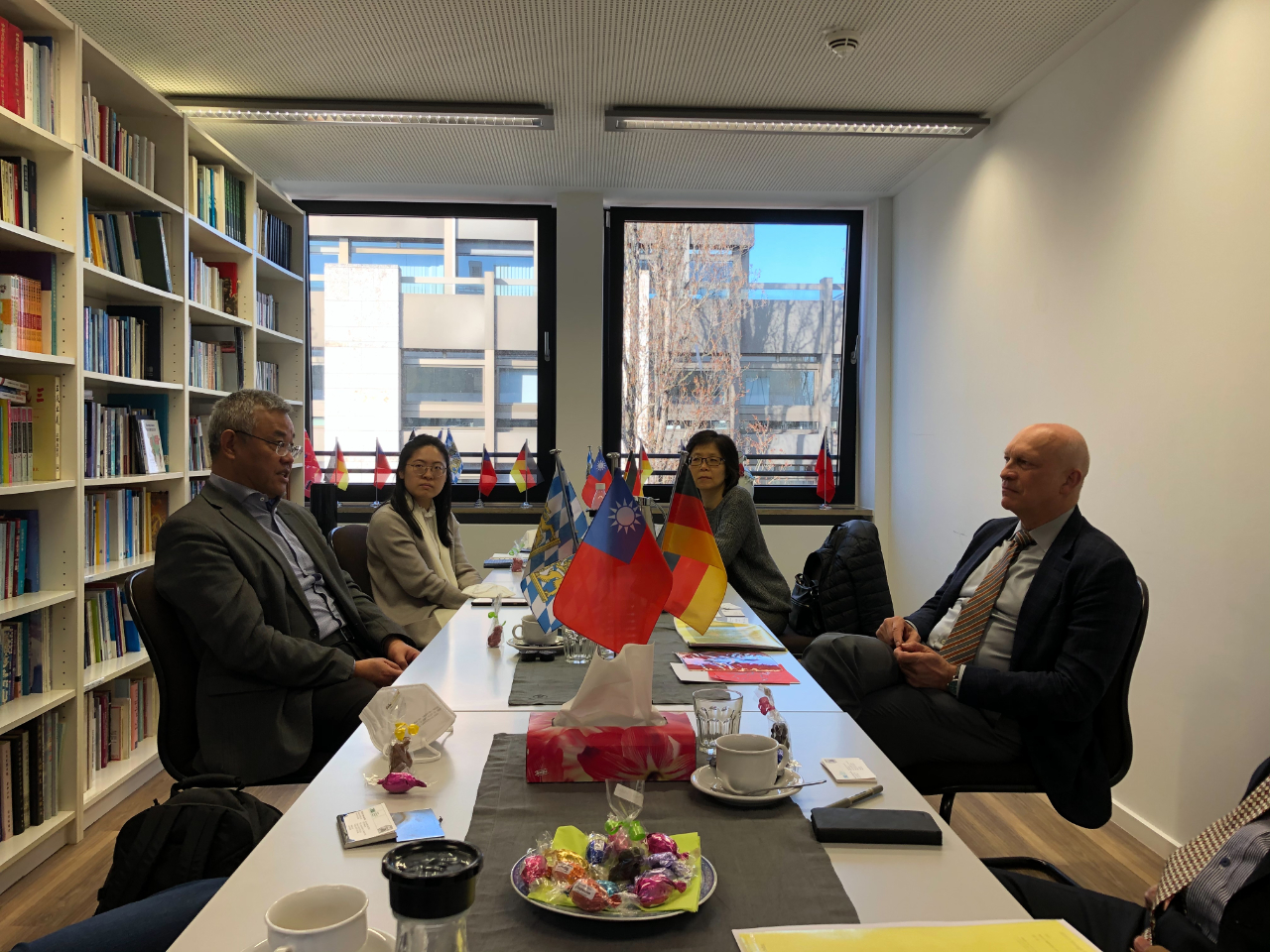 20210324_黃青雲組長偕同劉佳宜及Claudia Misterek拜會Ludwig-M... - 駐德國台北代表處法蘭克福辦事處 ...