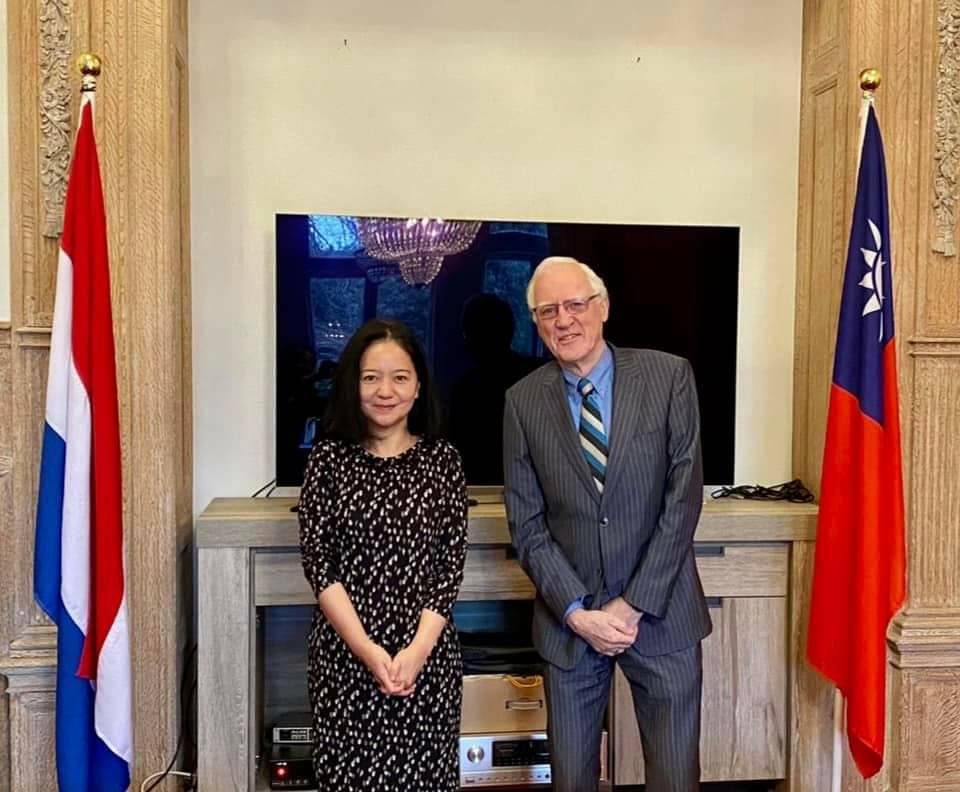 Representative Hsin-Hsin Chen meets with Mr. J... - Taipei ...
