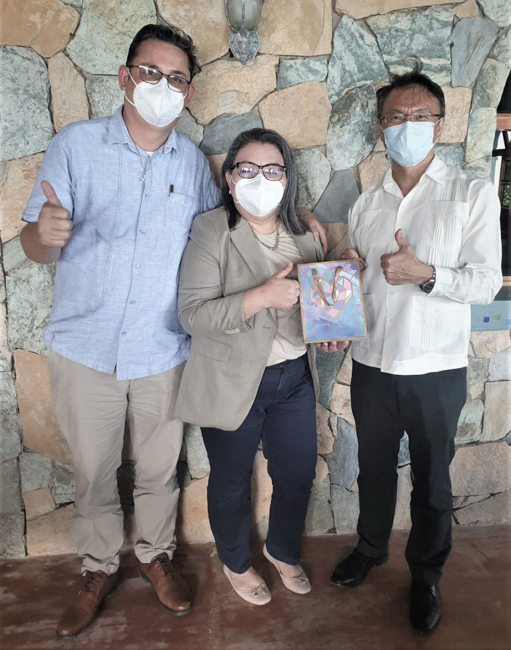 本館錢大使冠州應「科羅薩自由貿易區」(CFZ)執行長Neri Ramirez及主席Emil ... - 駐貝里斯大使館 Embassy of ...