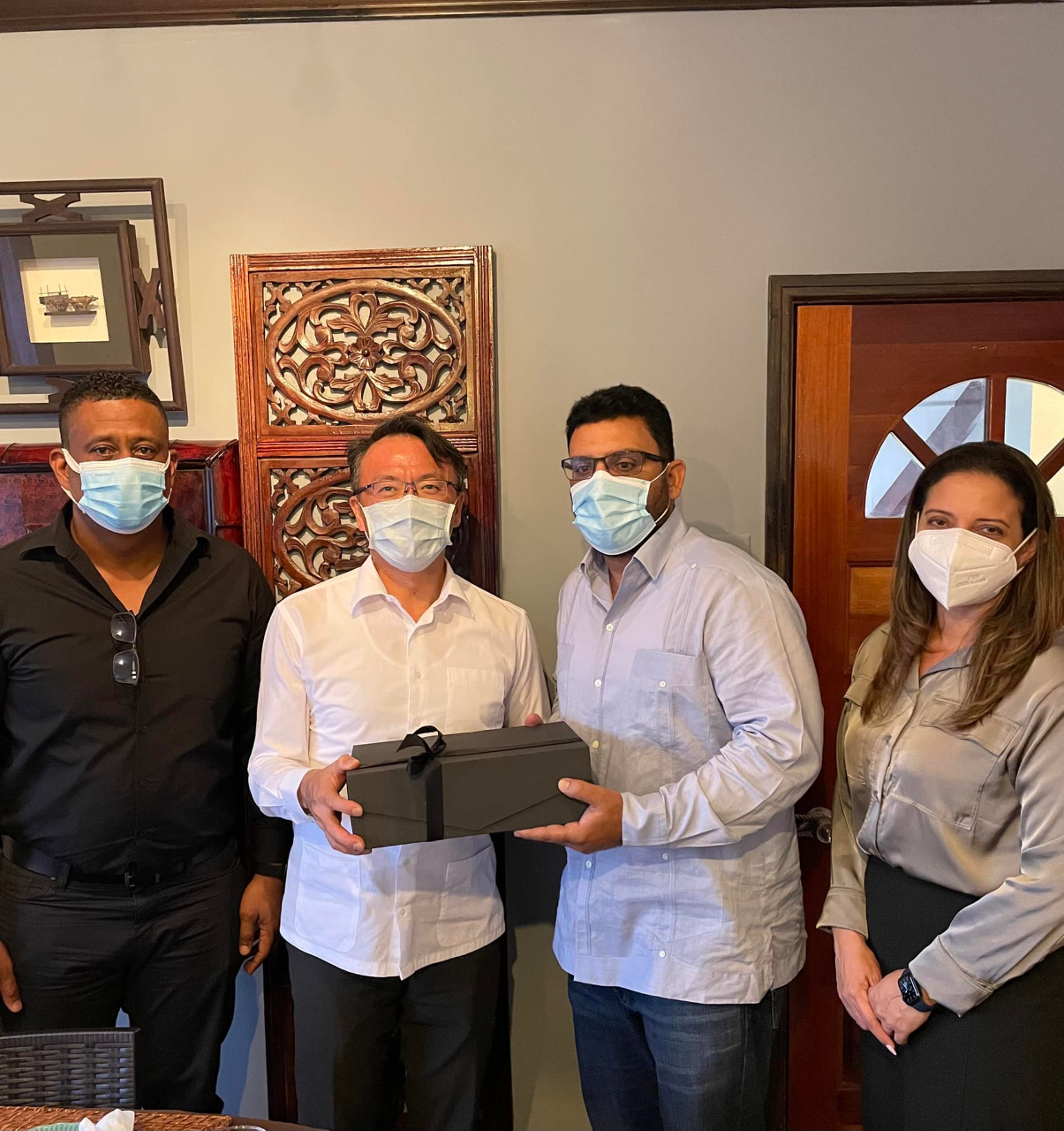 本館錢大使冠州與貝里斯觀光暨僑務部長Anthony Mahler、次長Nicole Sola... - 駐貝里斯大使館 Embassy of ...