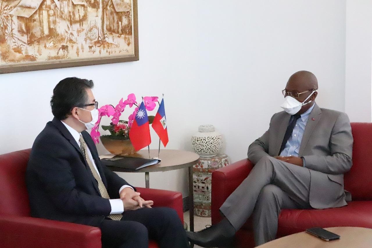 Visite du Premier Ministre Joseph Jouthe - Ambassade de la République ...