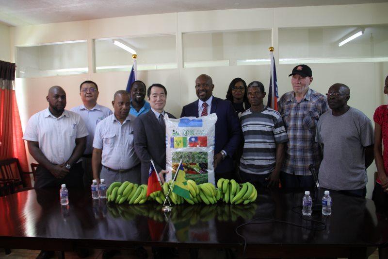 Handing over ceremony of the fertilizers under... - Embassy of the ...