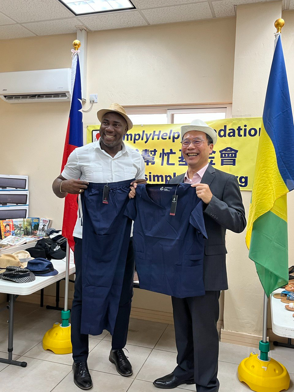 Minister Orando Brewster and Amb. Peter Lan showed the medical work ...