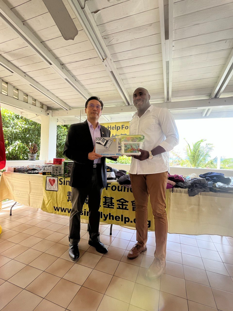 photo6240193706057645111