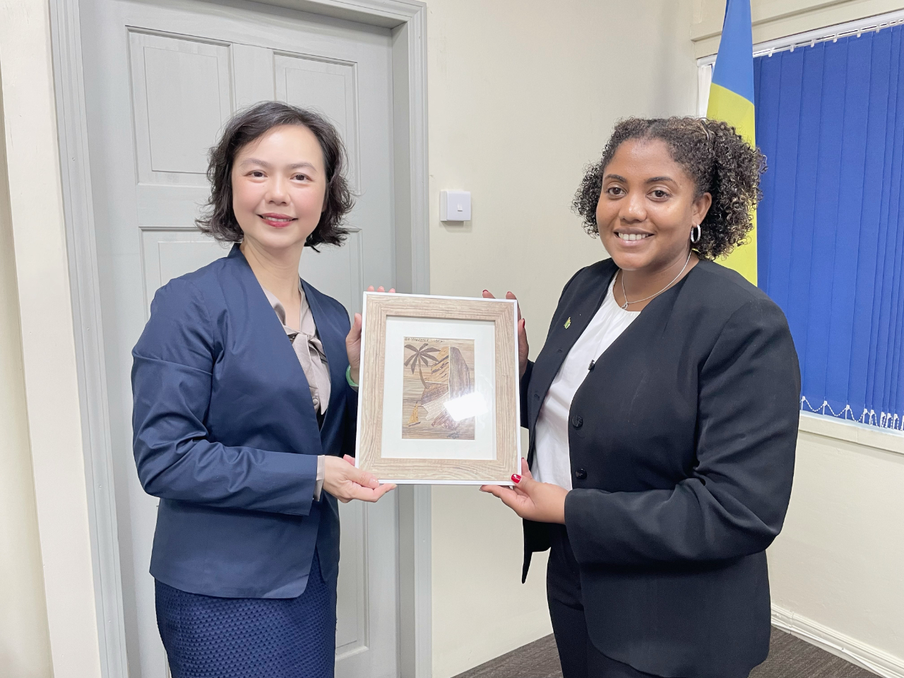 H.E. Ambassador Fiona Huei-Chun Fan paid a courtesy call on the Hon ...