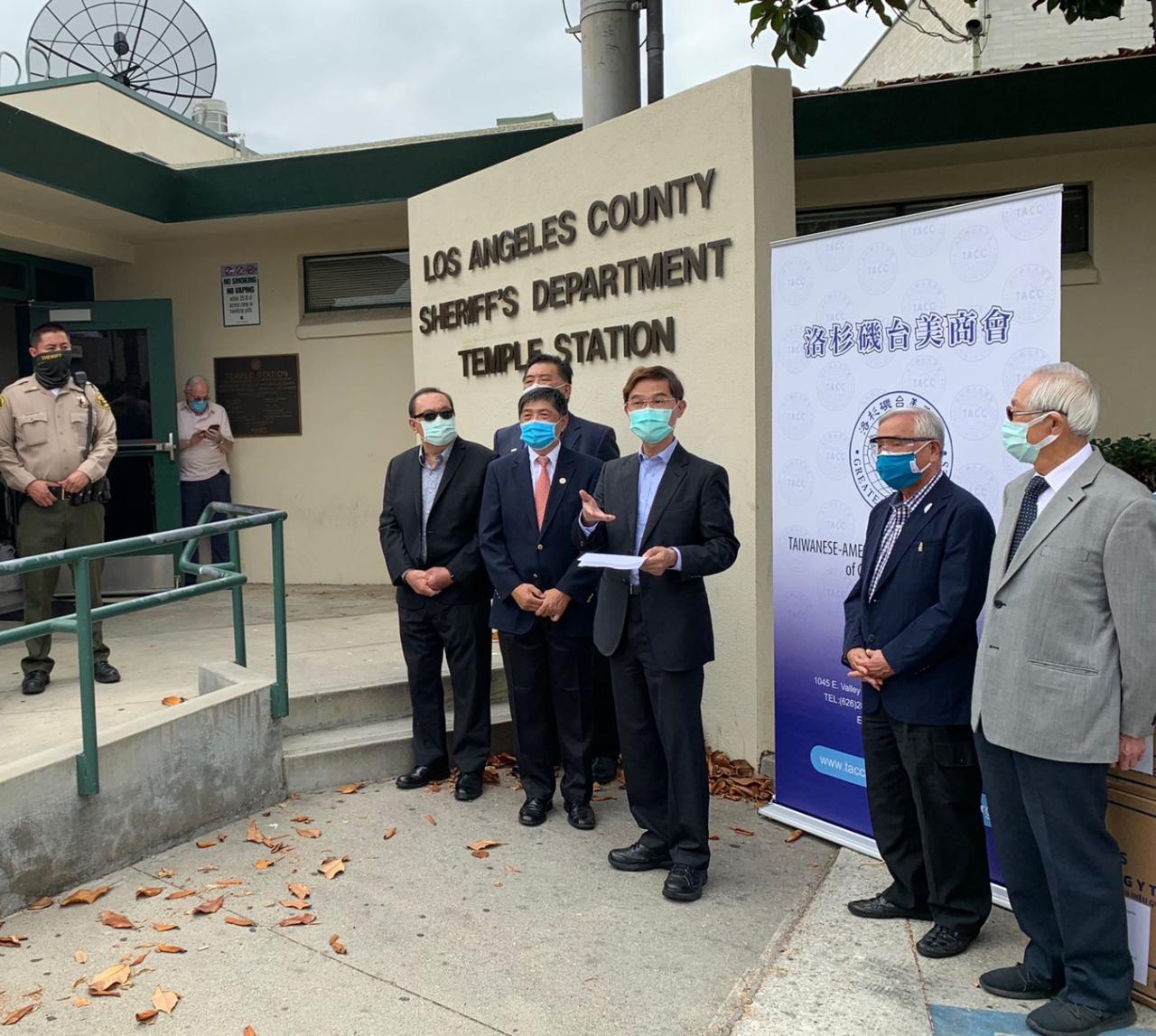 TCCLA donated 20,000 masks to officers in LASD... - Taipei Economic and ...