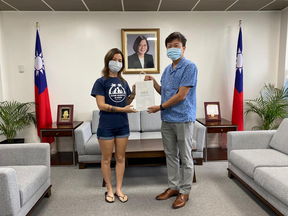 110年11月1日關島非營利動物關懷組織GAIN執行主任Alison Hadley來處拜會陳... - 駐關島台北經濟文化辦事處 Taipei ...