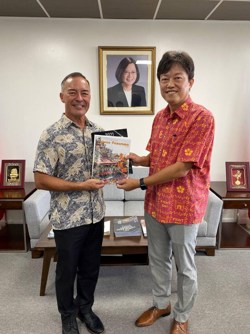 關島議會參議員James Moylan於本(111)年8月12日來處會晤陳總領事盈連 - 駐關島台北經濟文化辦事處 Taipei ...