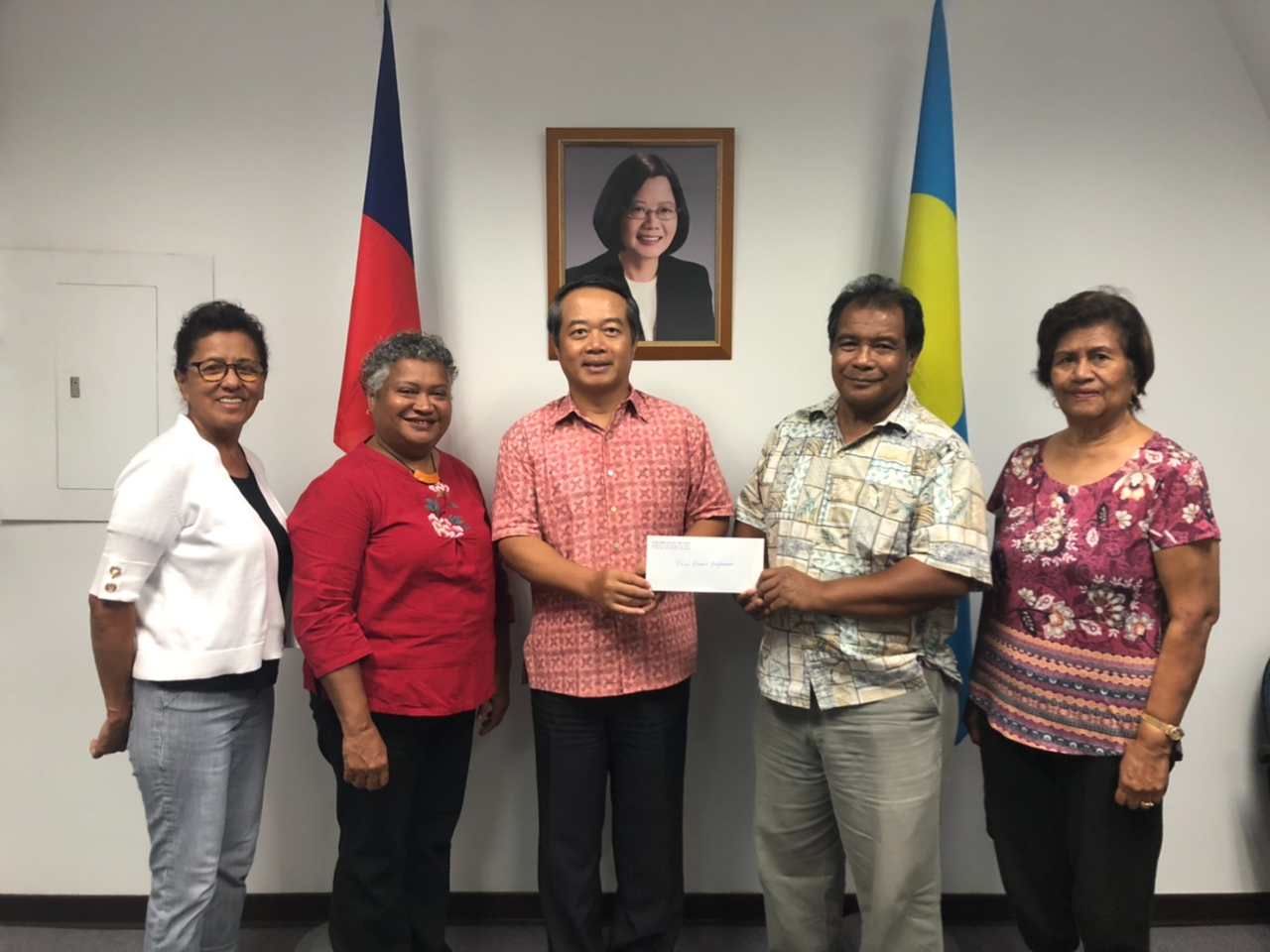 Ambassador-Jessica-C.-Lee-presented-the-Letter-of-Credence-to-His ...