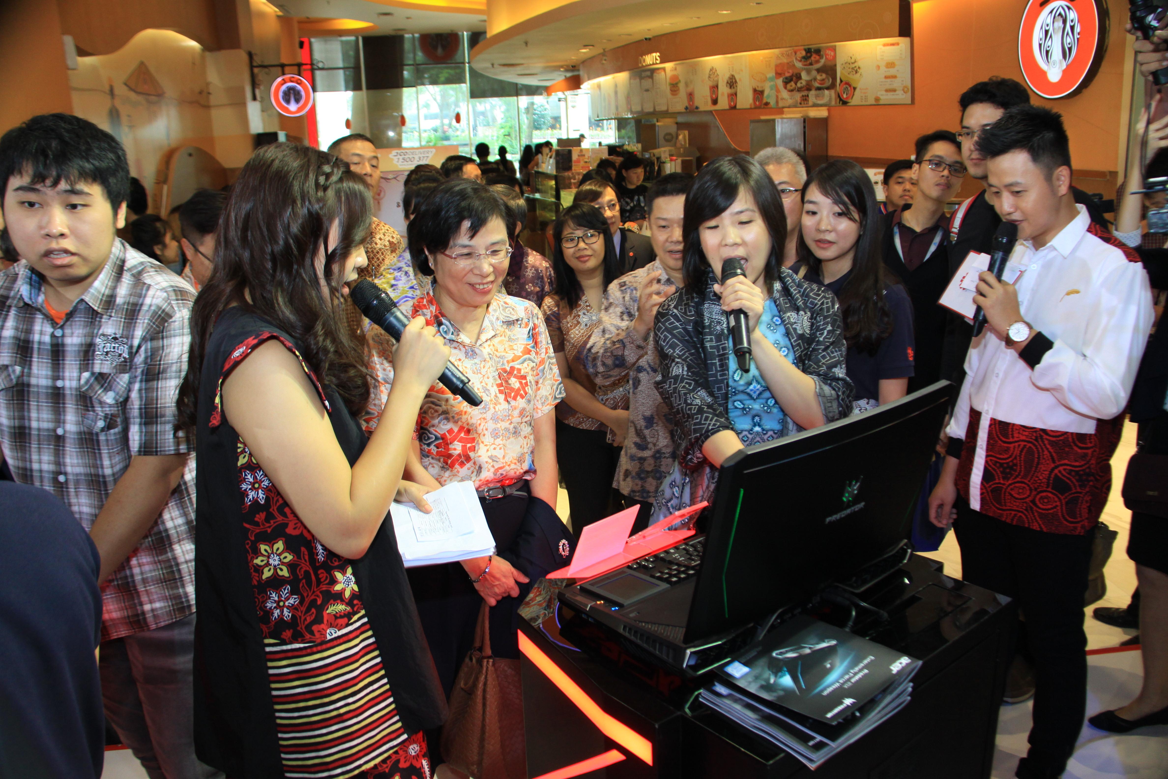 Director General of Bereau of Foreign Trade, Jen-Ni Yang, in Taiwan ...