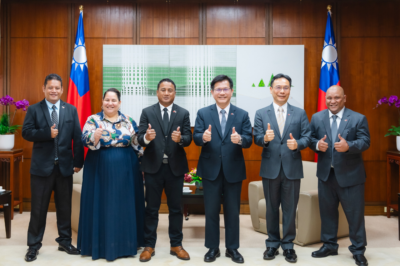 The visit of the Minister of Education of the Republic of the Marshall ...