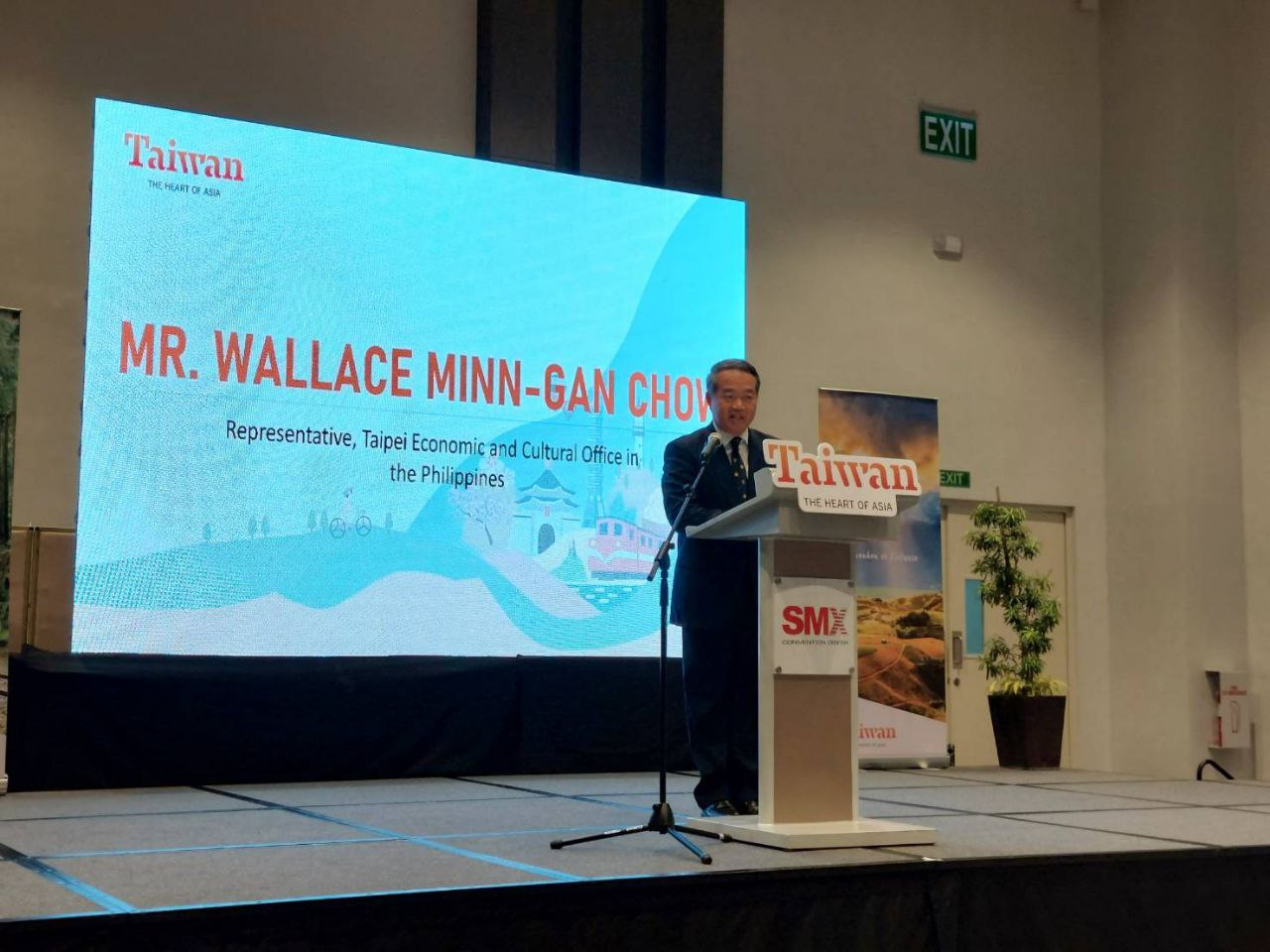 Amb. Wallace Minn-Gan Chow, Representative of the Taipei Economic and Cultural Office in the ...